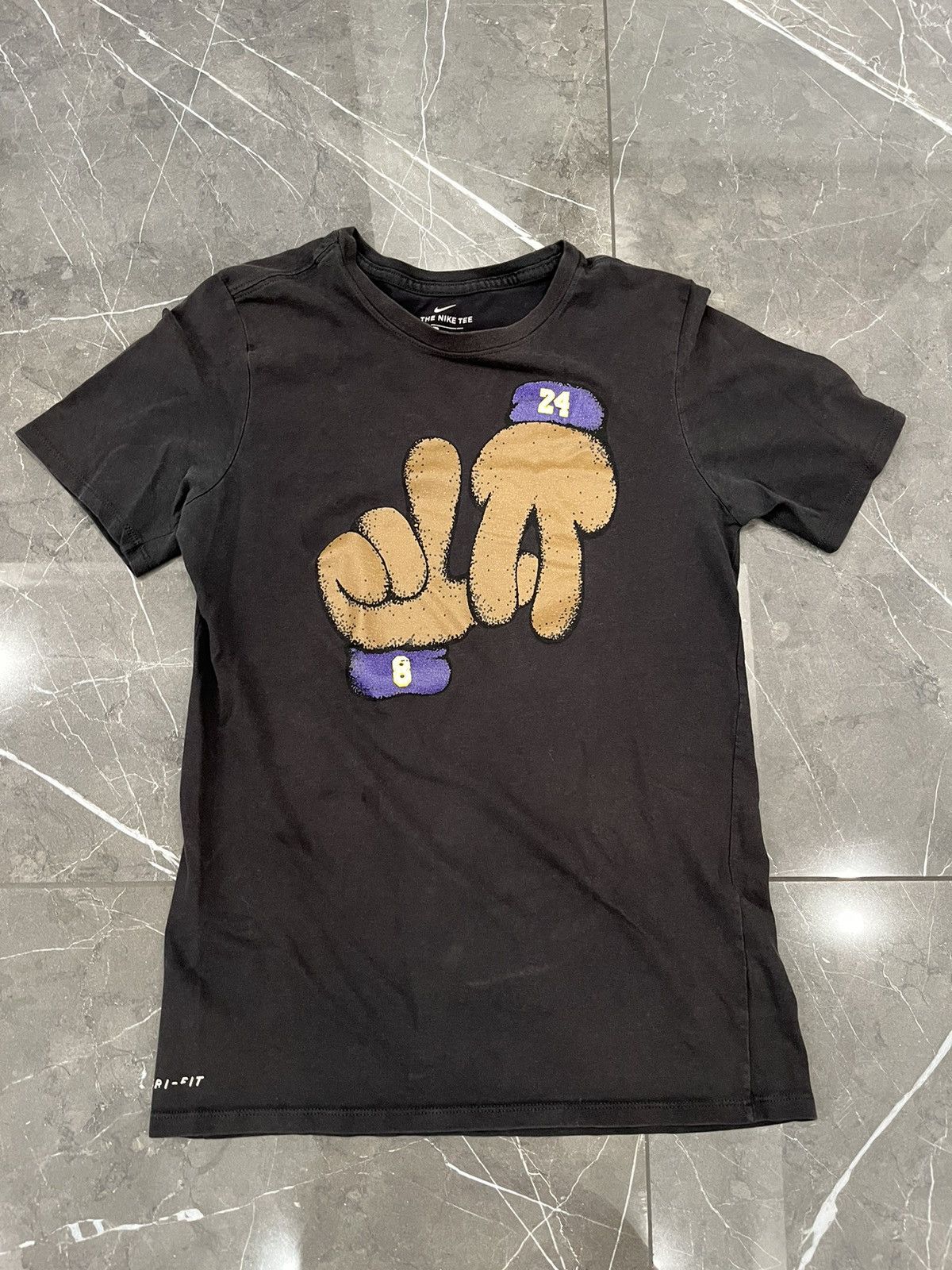 NBA × Nike Nike Kobe Bryant Puppet Hands LA Sign 8 24 RARE | Grailed