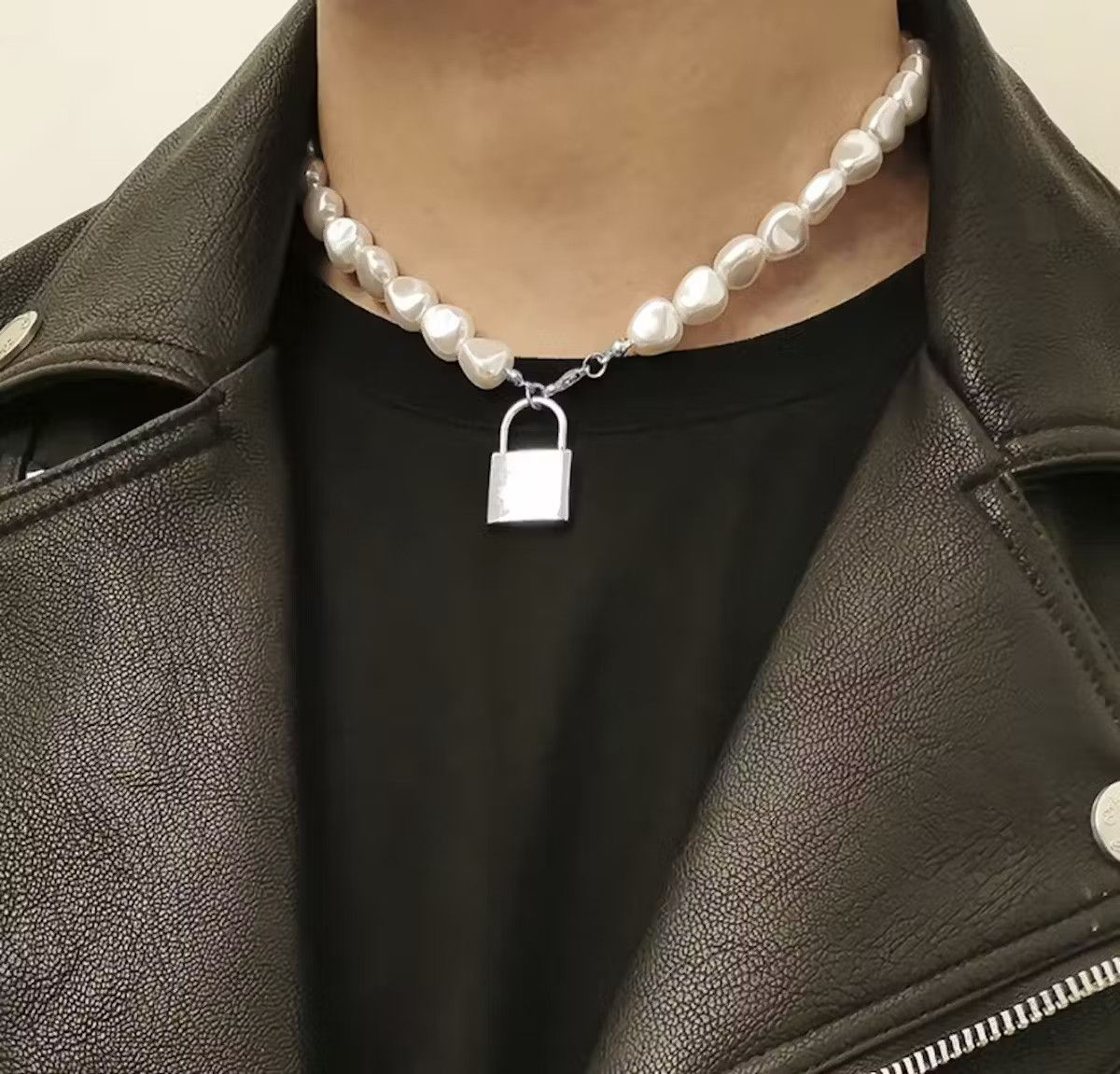 Vintage Pearl lock pendant | Grailed