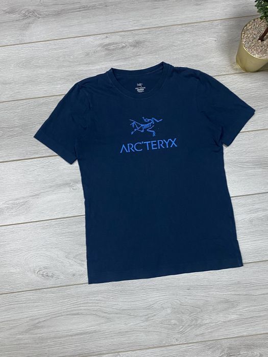 Arc'Teryx Arcteryx spell out big bird logo t-shirt see measurements ... Arc'Teryx Arcteryx spell out big bird logo t-shirt see measurements ...