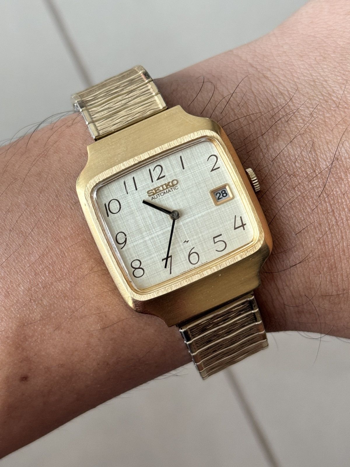 Jewelry × Vintage × Watches VINTAGE SEIKO CHARIOT LINEN DIAL TV SHAPE ...