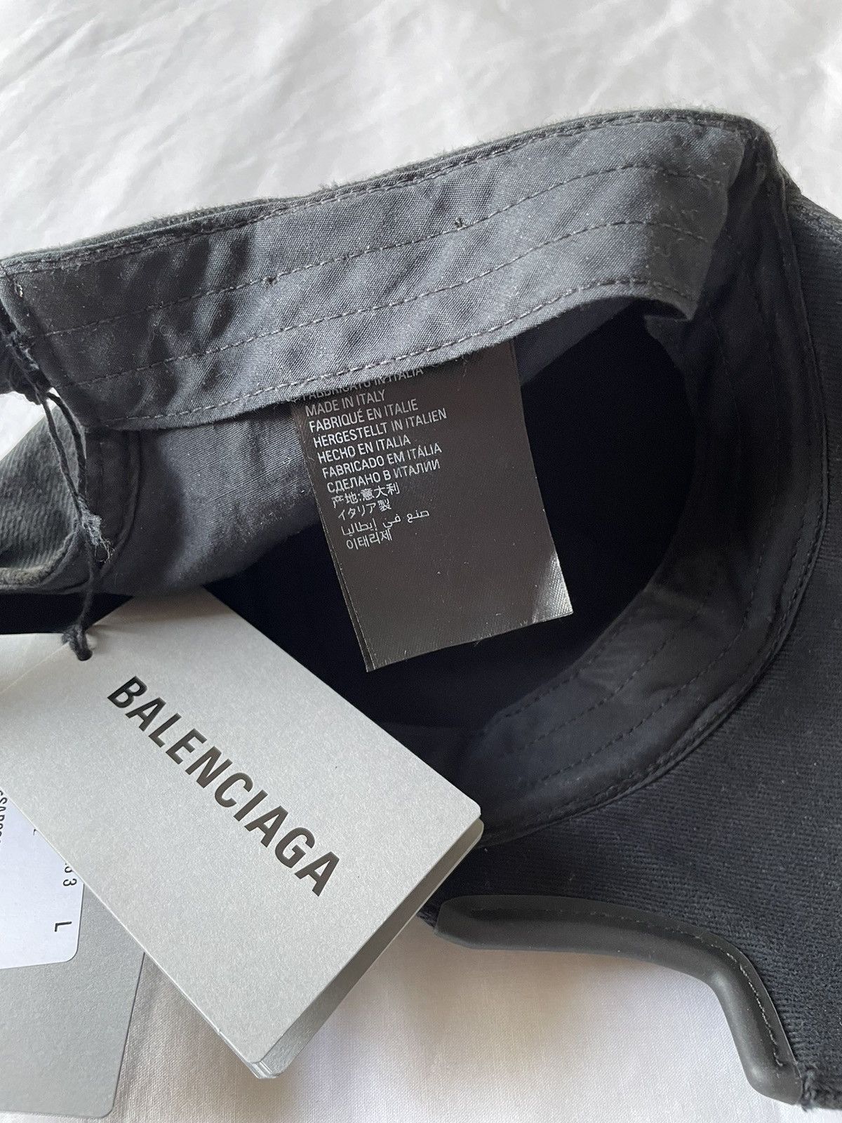 Balenciaga Distressed Unity Sports Cap NWT (L) | Grailed