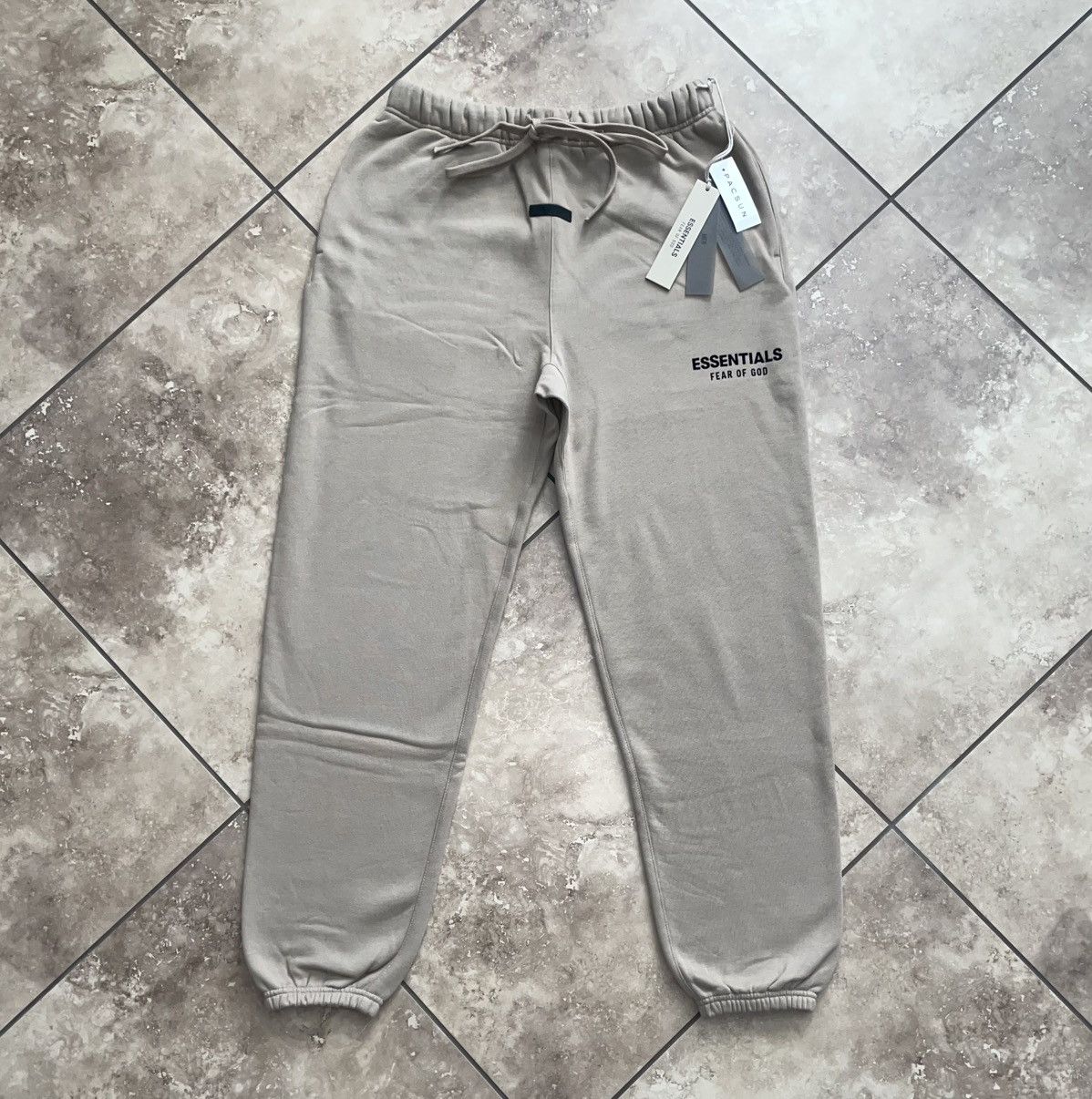 Fear of God Fear of God Essentials Fleece Sweatpant Desert Sand Small ...