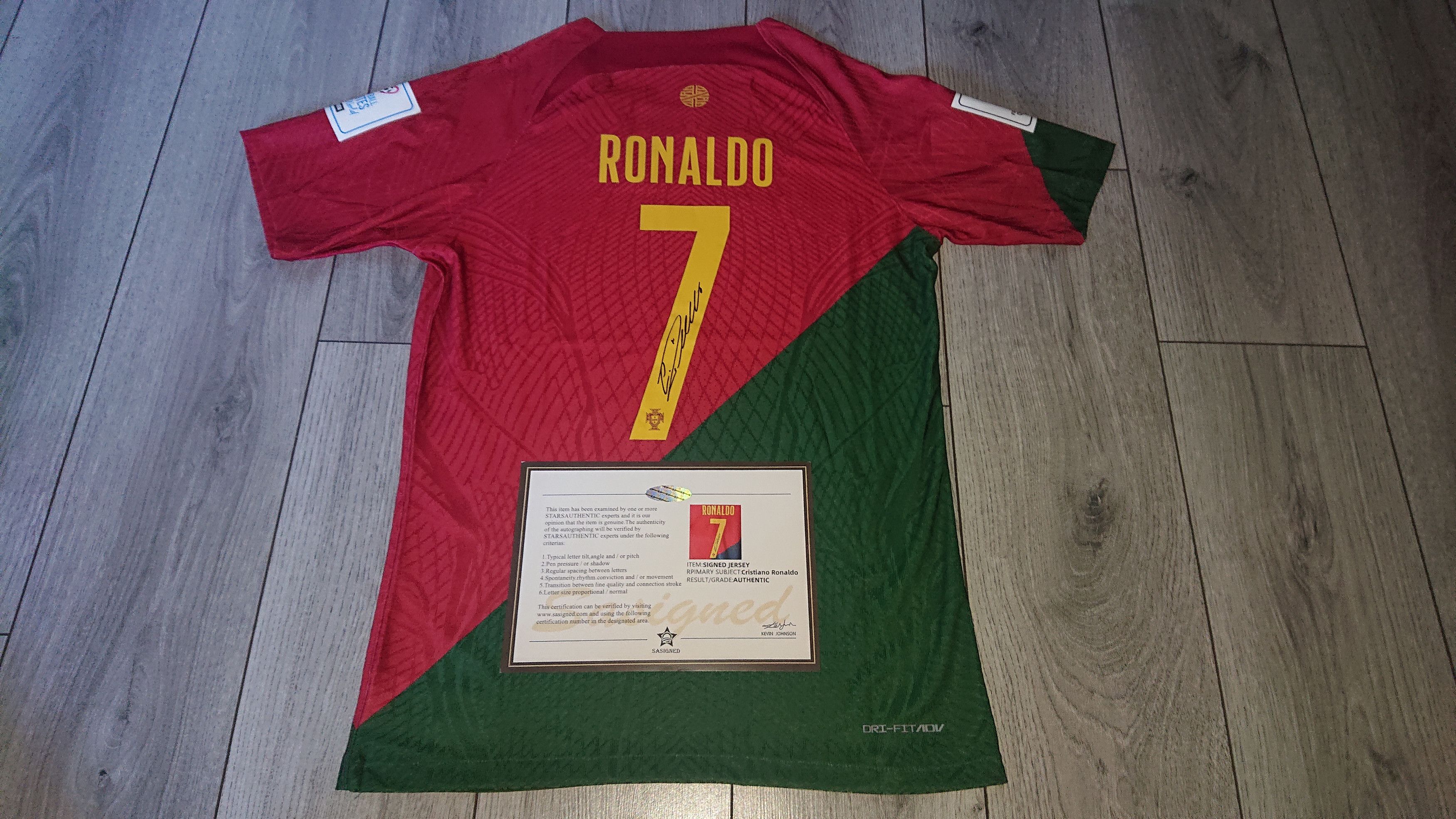 Vintage Cristiano Ronaldo Portugal 2022 SIGNED Shirt/Jersey + COA | Grailed Vintage Cristiano Ronaldo Portugal 2022 SIGNED Shirt/Jersey + COA | Grailed