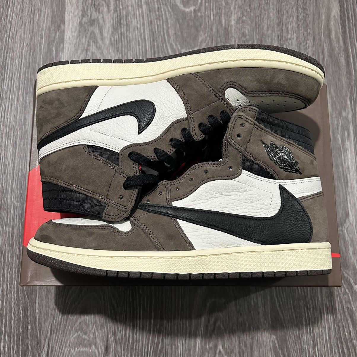 Jordan Brand × Nike × Travis Scott Travis Scott Mocha Air Jordan 1 ...