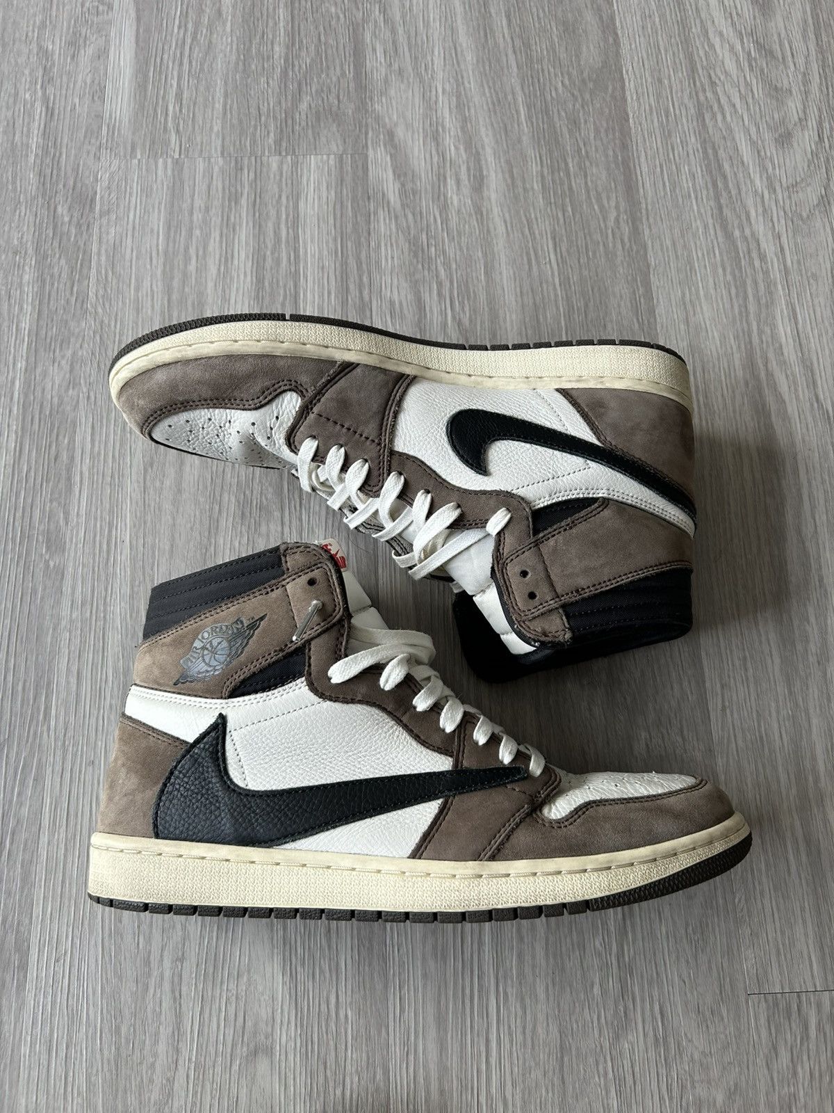 Jordan Brand × Travis Scott Travis Scott x Air Jordan Retro 1 High OG ...