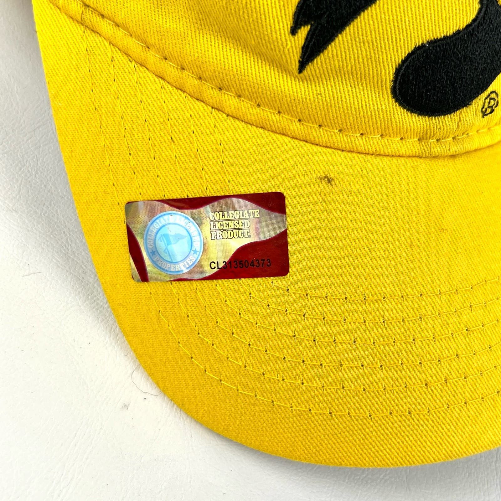 Signatures Vintage Iowa Hawkeyes Gold SnapBack Hat Mint With Sticker ...