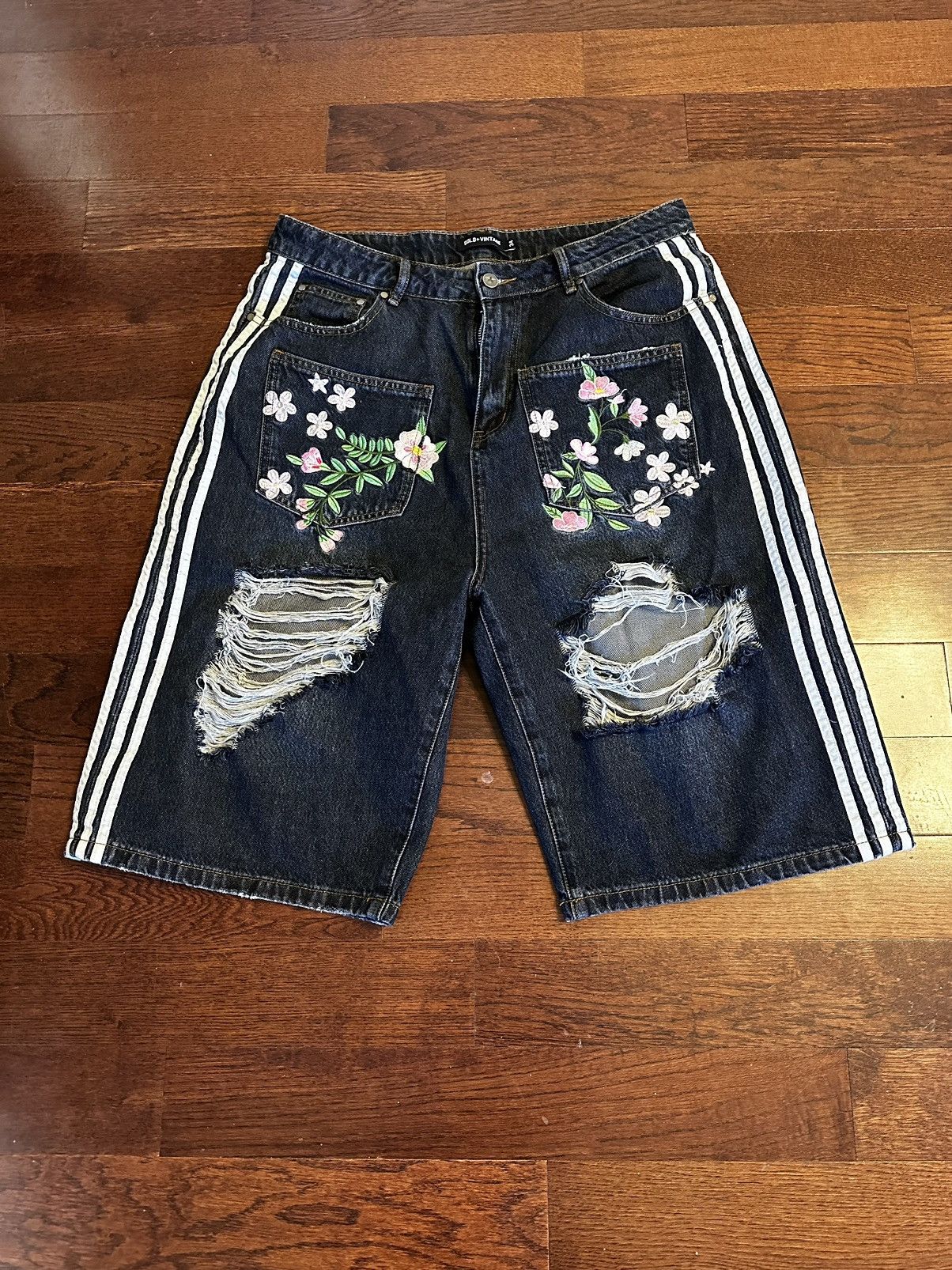 Streetwear GV GALLERY RASPBERRY HILLS CHERRY BLOSSOM FLOWER JORTS | Grailed