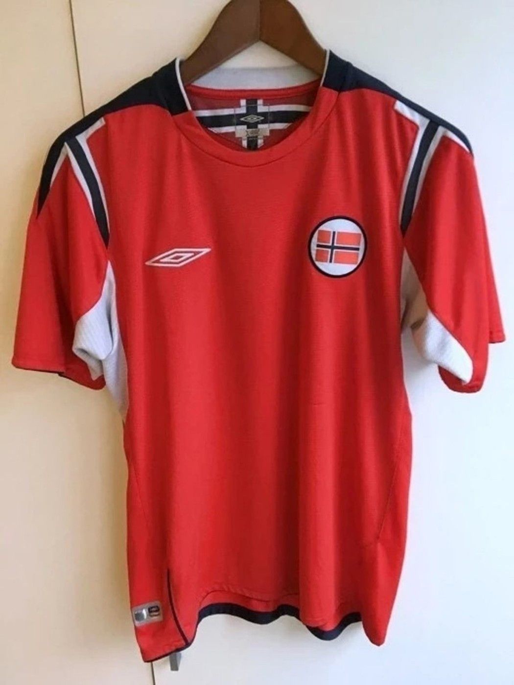Umbro × Vintage Norge Norway football y2k shirt Soccer Jersey Umbro ...