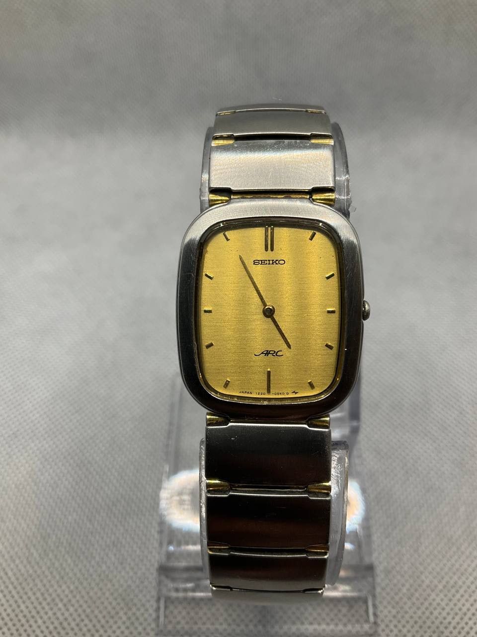 Authentic × Seiko × Vintage [Vintage 1980s] Seiko Arc Tank Oval Lady ...