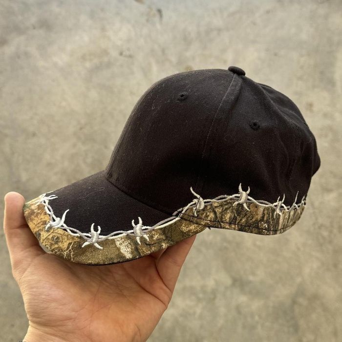 Vintage Vintage Real Tree Camo Embroidered Barbed Wire Trucker Hat ...