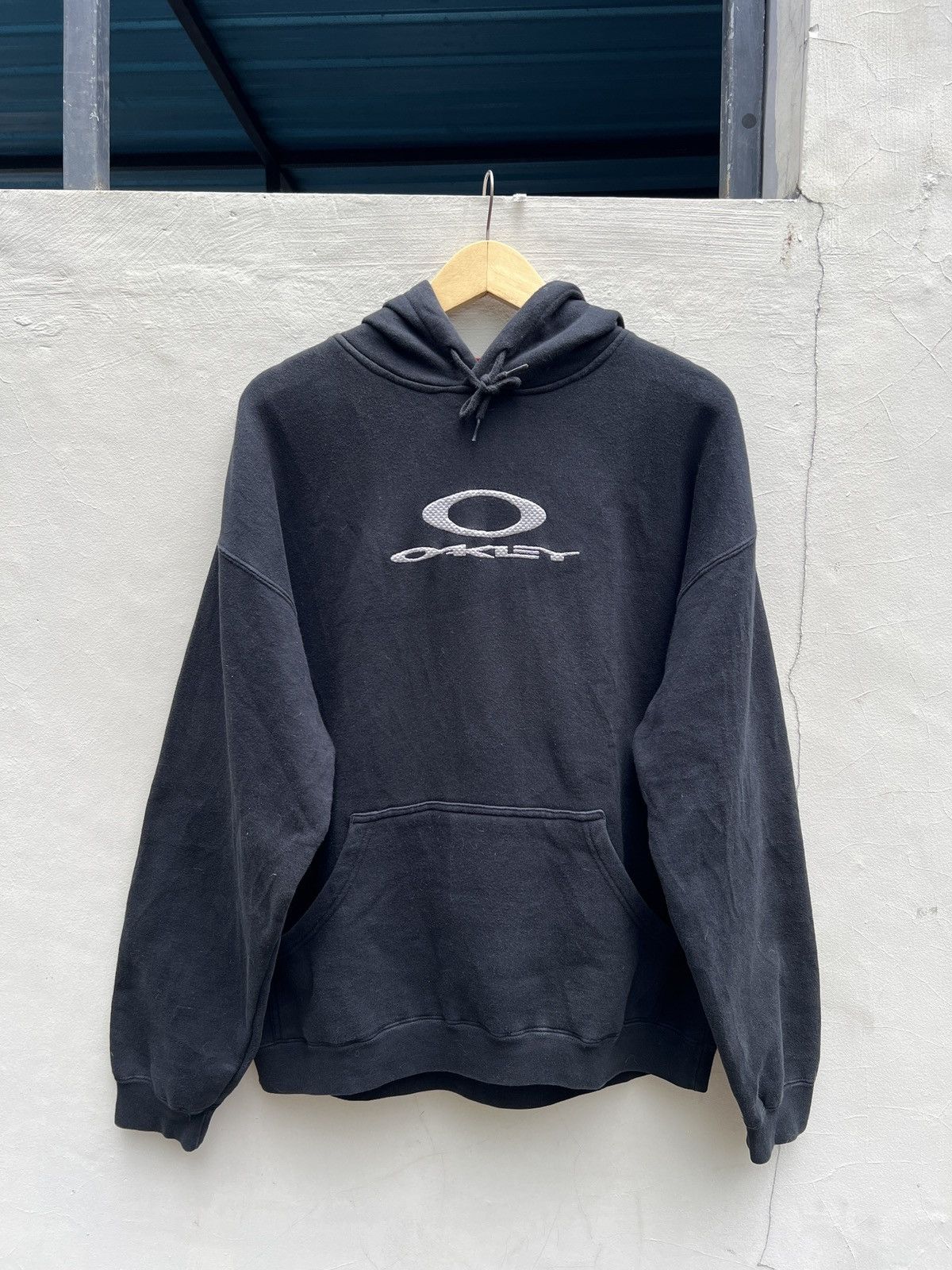 Oakley × Vintage Vintage Oakley Center Logo Hoodie | Grailed