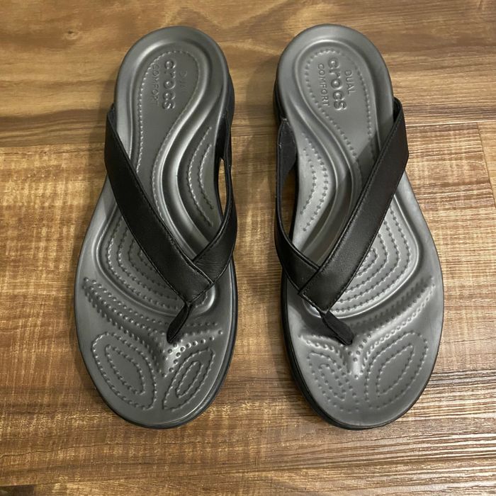 Crocs Crocs Capri V flip flops thong sandals black Sz 10 | Grailed