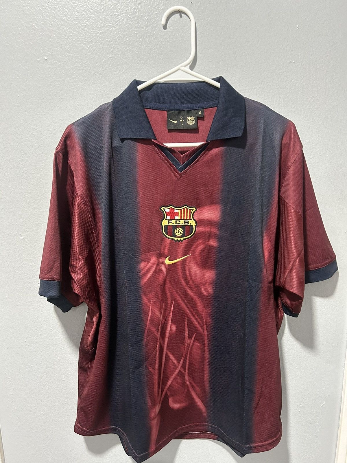 Nike × Travis Scott Travis Scott x Nike x FCB Retro 2000/01 Home Jersey ...