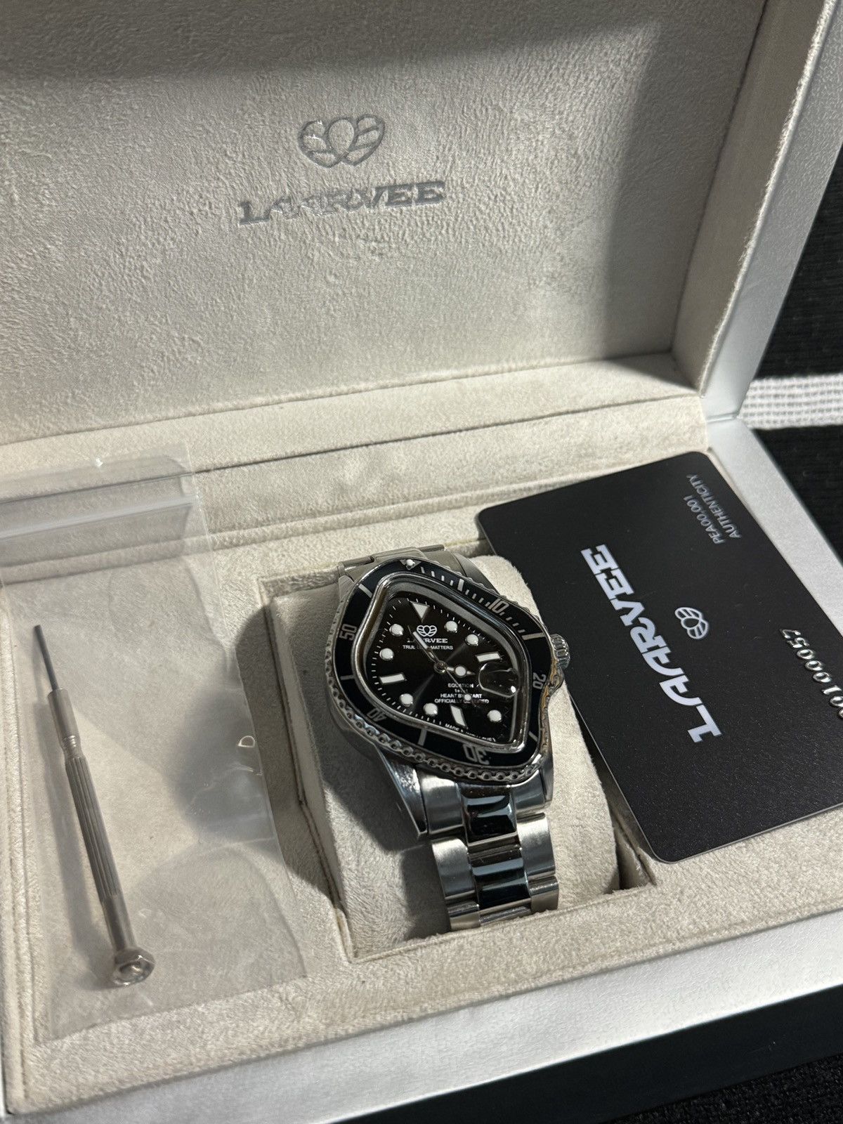 LAARVEE LAARVEE PEA001PRECISION STEEL BLACK BEZEL Unisex Watch | Grailed