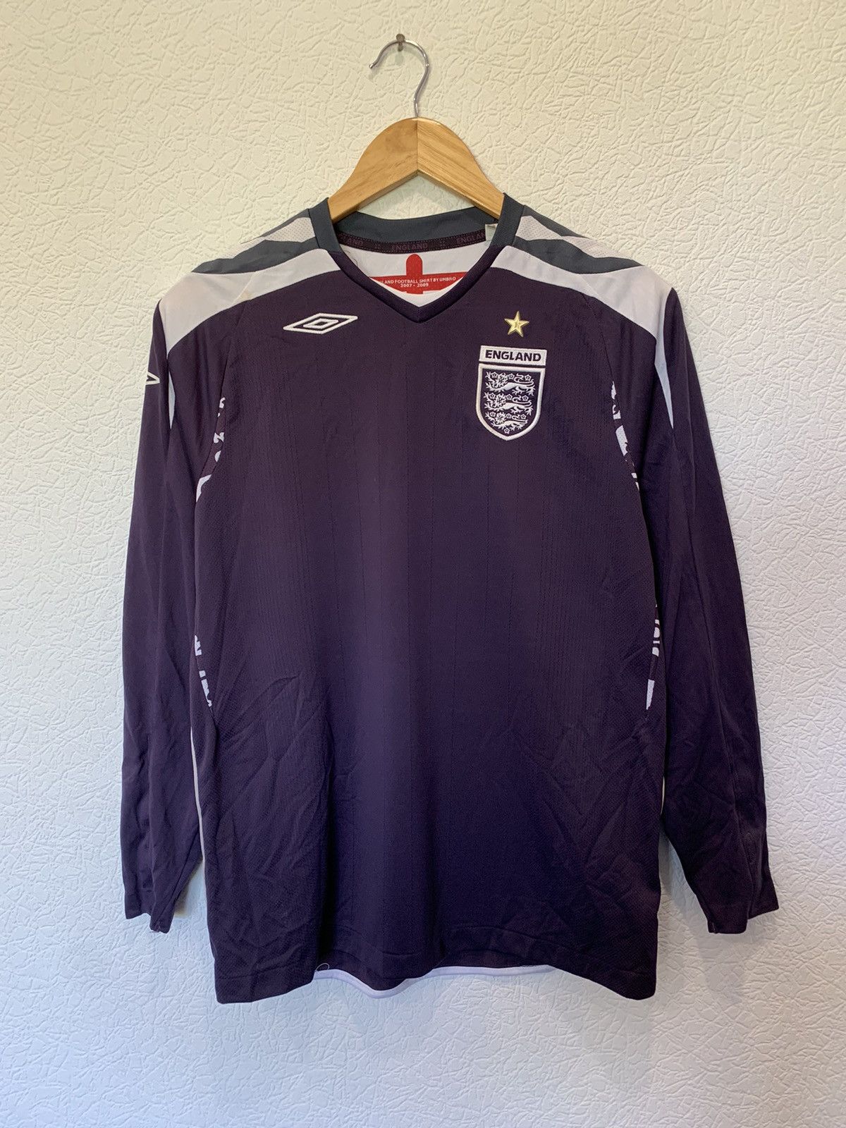 Umbro × Vintage Umbro England 2008 Goalkeeper Kit Soccer Jersey | Grailed