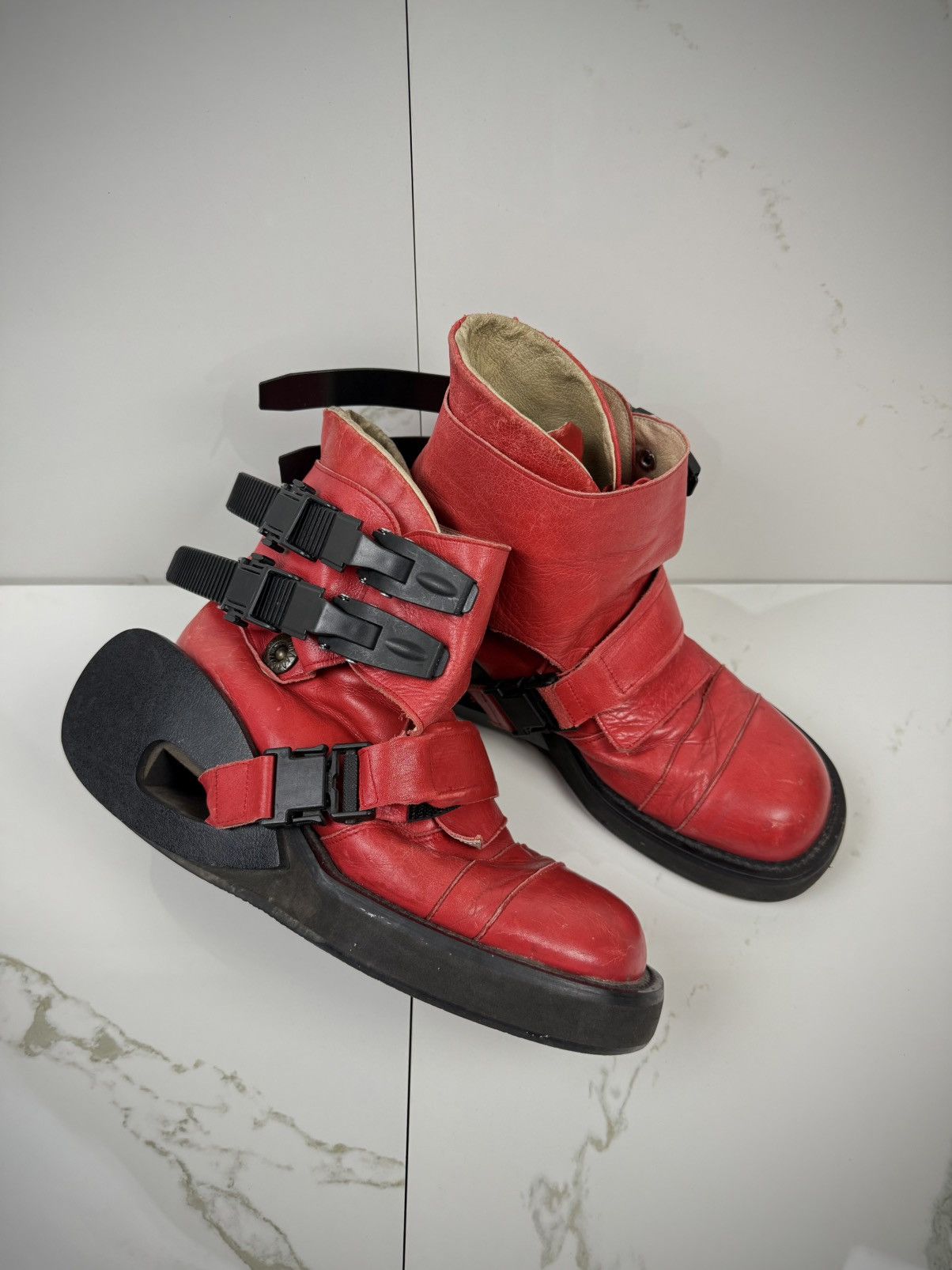 20471120 20471120 AW96 Red Ski Boots | Grailed