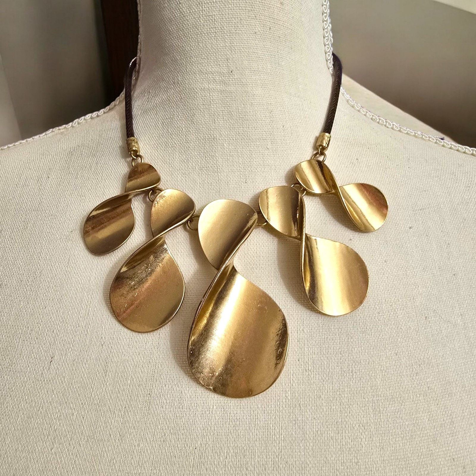 Humor Chunky Twisted Links Necklace Signed 1945 Brown Cord | Grailed