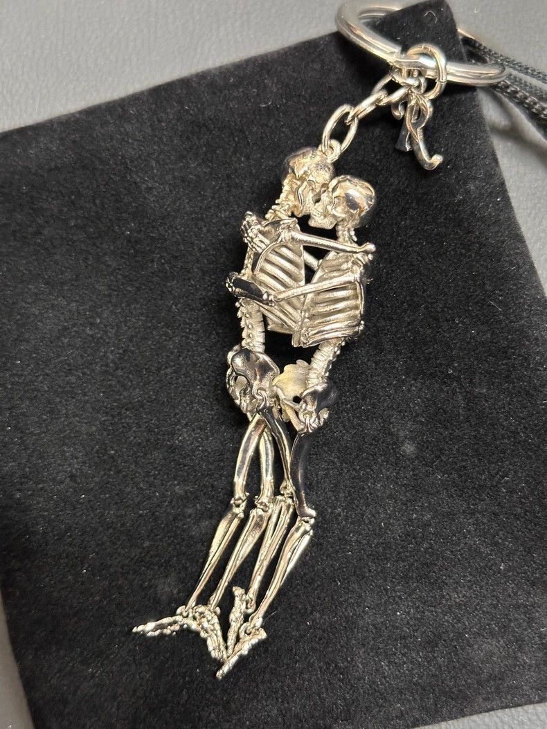 Raf Simons Raf simons 2022Fw Kiss Skull Key Ring 2502-Nextarrow | Grailed