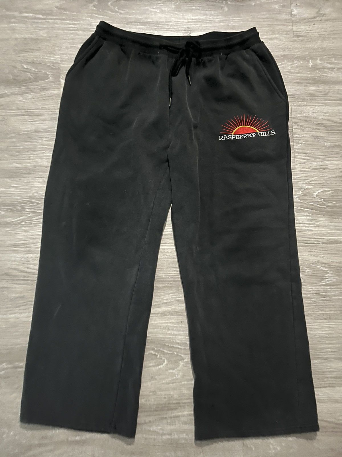 The GV Gallery Raspberry Hills Casa Sweats | Grailed