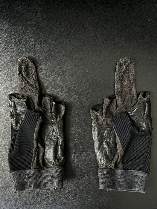 Number (N)ine ss04 Middle finger fingerless gloves | Grailed