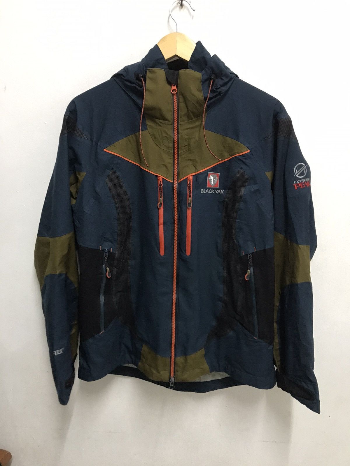 BLACKYAK × Goretex × Streetwear Black yak goretex the extreme peak ...