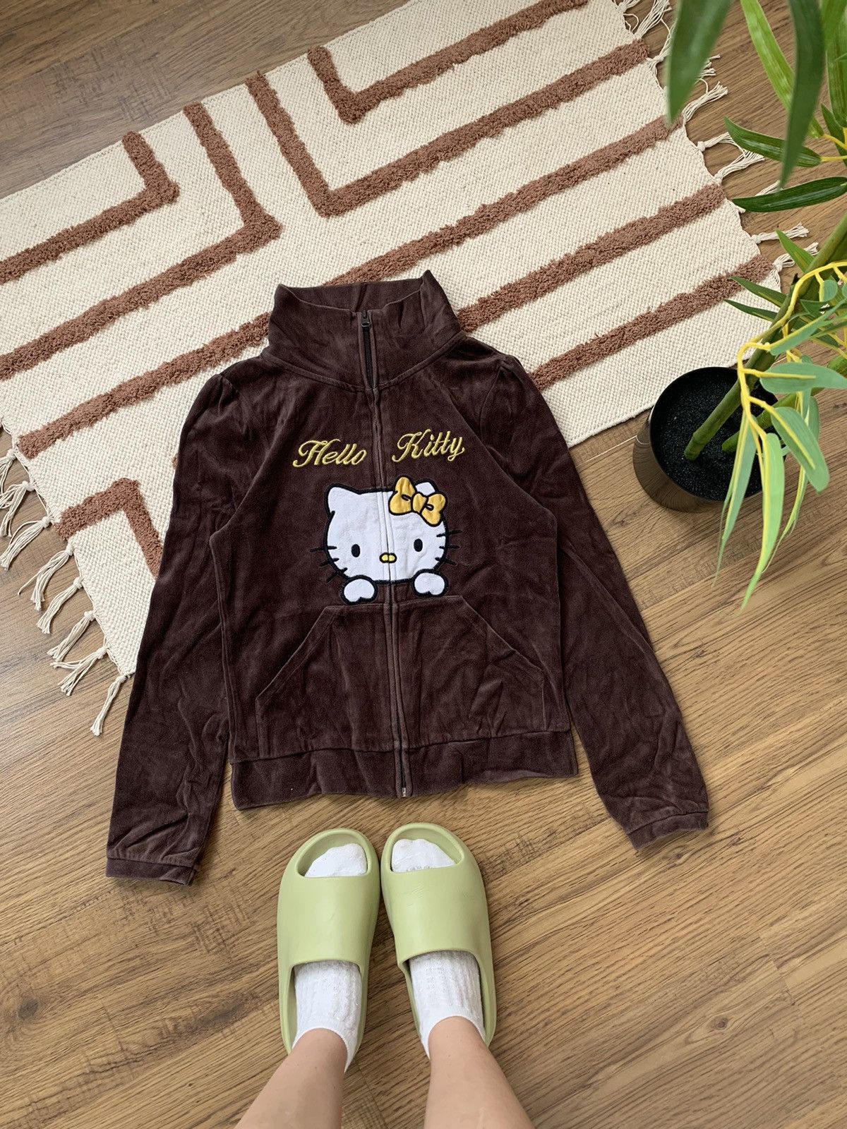Vintage VINTAGE VELOUR HELLO KITTY BIG LOGO 2000s ZIP UP HOODIE | Grailed