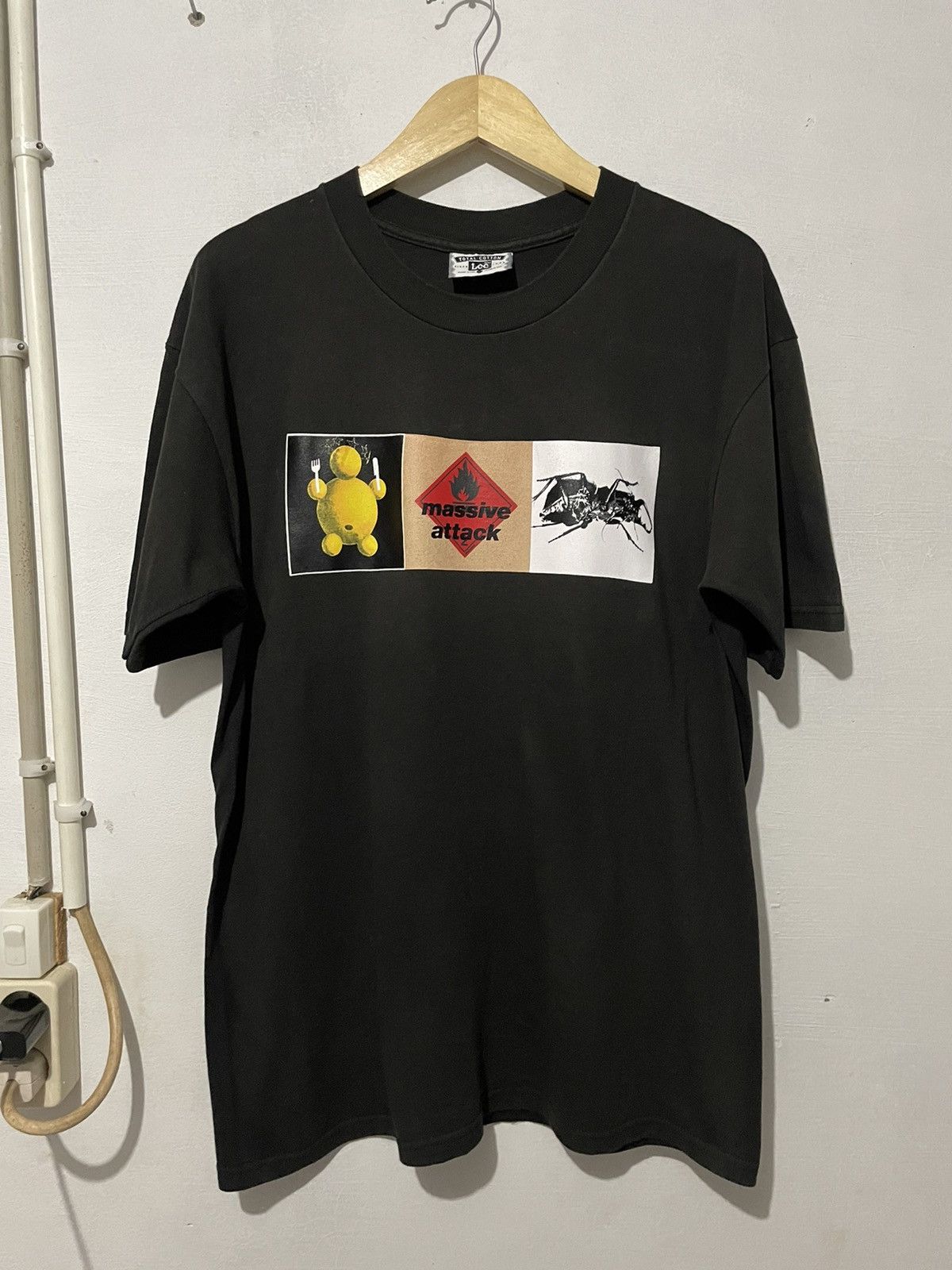Made In Usa × Massive × Vintage Bootleg massive attack 90s | Grailed