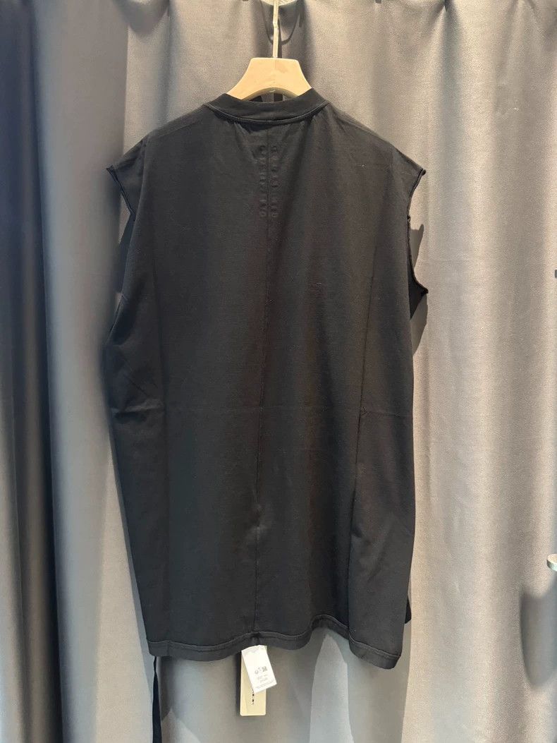 Rick Owens Rick Owens Black pentagonal star vest 2504-Nextarrow | Grailed