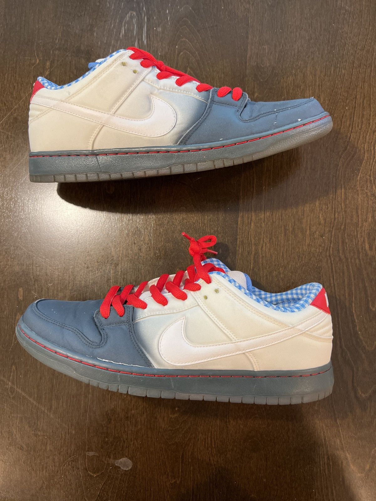 Nike sb dunk dorthy | Grailed