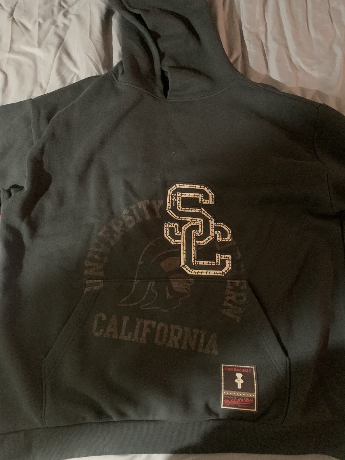 Mitchell & Ness × Travis Scott TRAVIS SCOTT (CACTUS JACK) X USC LIMITED ...
