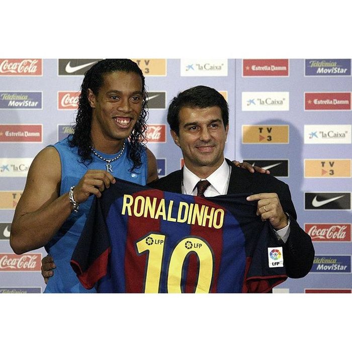 Nike Ronaldinho Barcelona 2003 2004 DEBUT SEASON Soccer Jersey L | Grailed