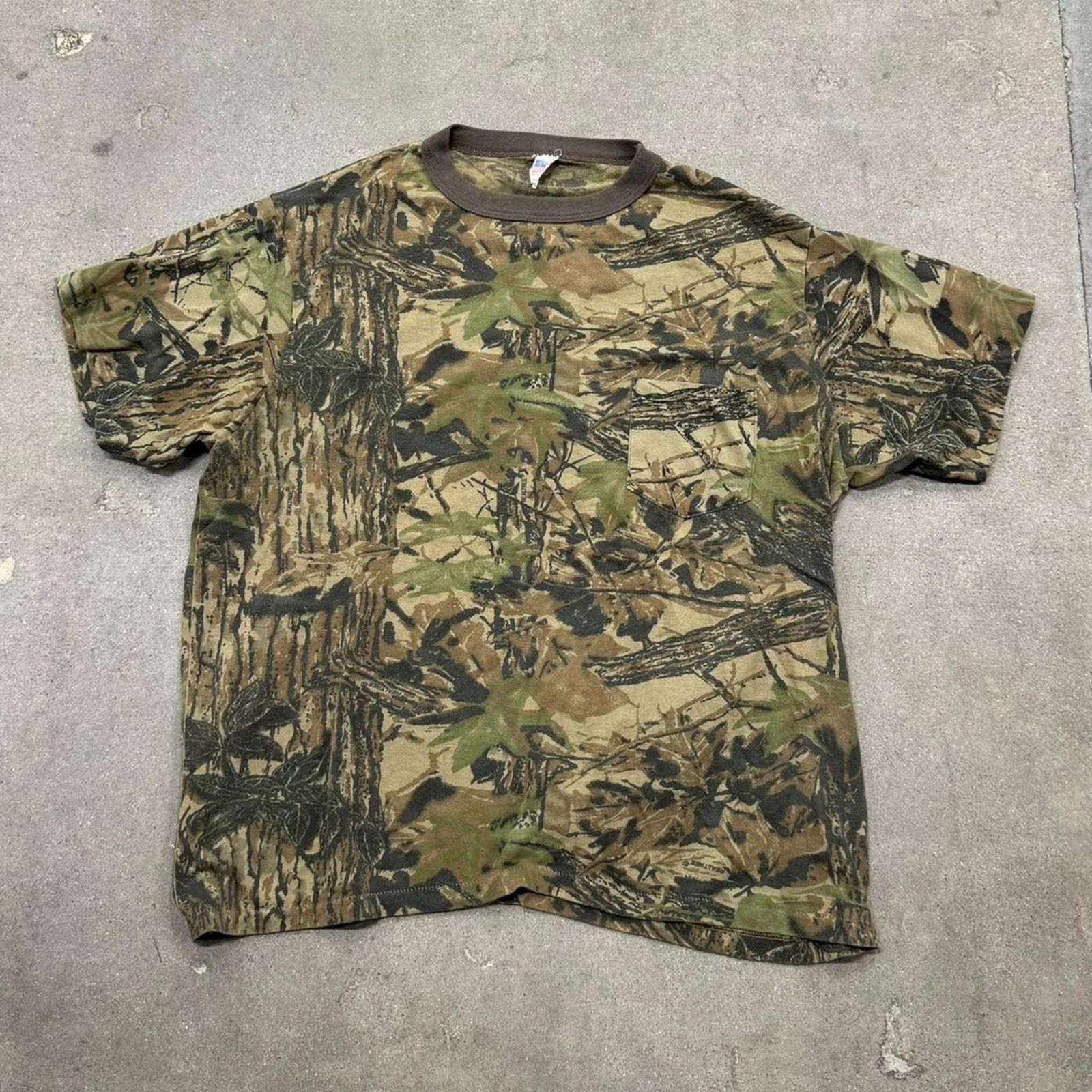 Realtree Vintage 90s Real Tree Tee with a single stitch | Grailed