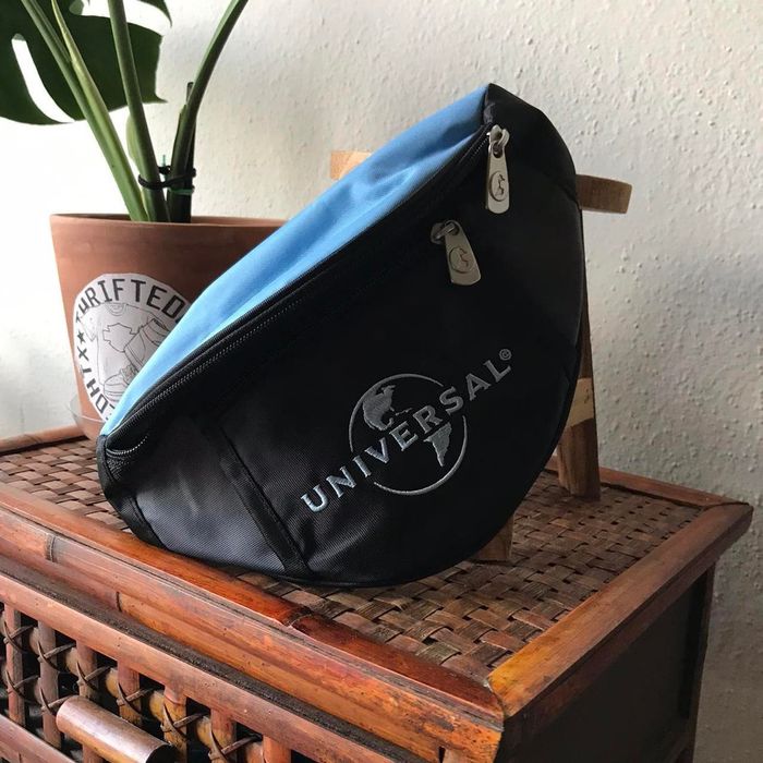 Universal Studios Vintage Universal Studios Graphic Fanny Pack | Grailed