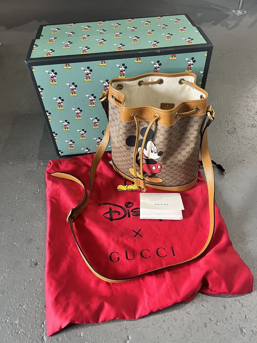 Gucci Gucci x Disney Mickey Mouse Bucket Bag GG Supreme Beige | Grailed