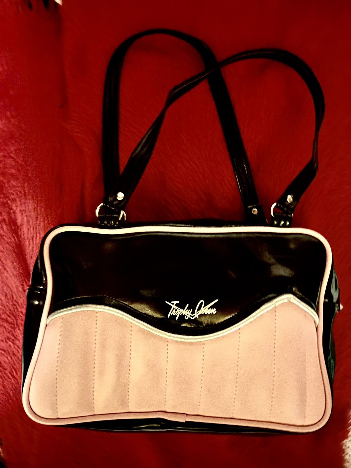 Vintage Original Trophy Queen Purse - baby pink & black | Grailed