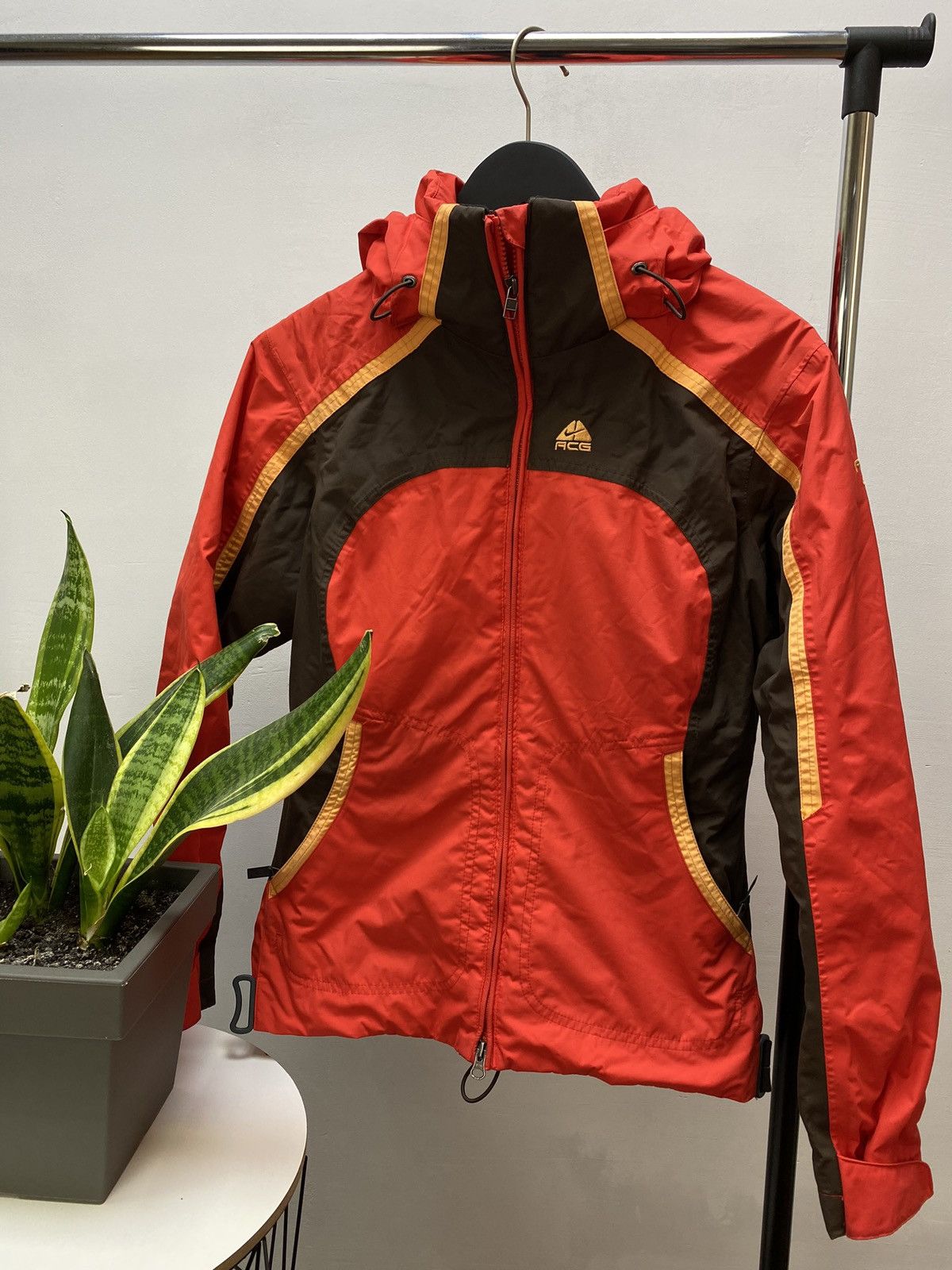 Vintage Vintage Nike ACG Red Gorpcore Jacket Y2K M | Grailed