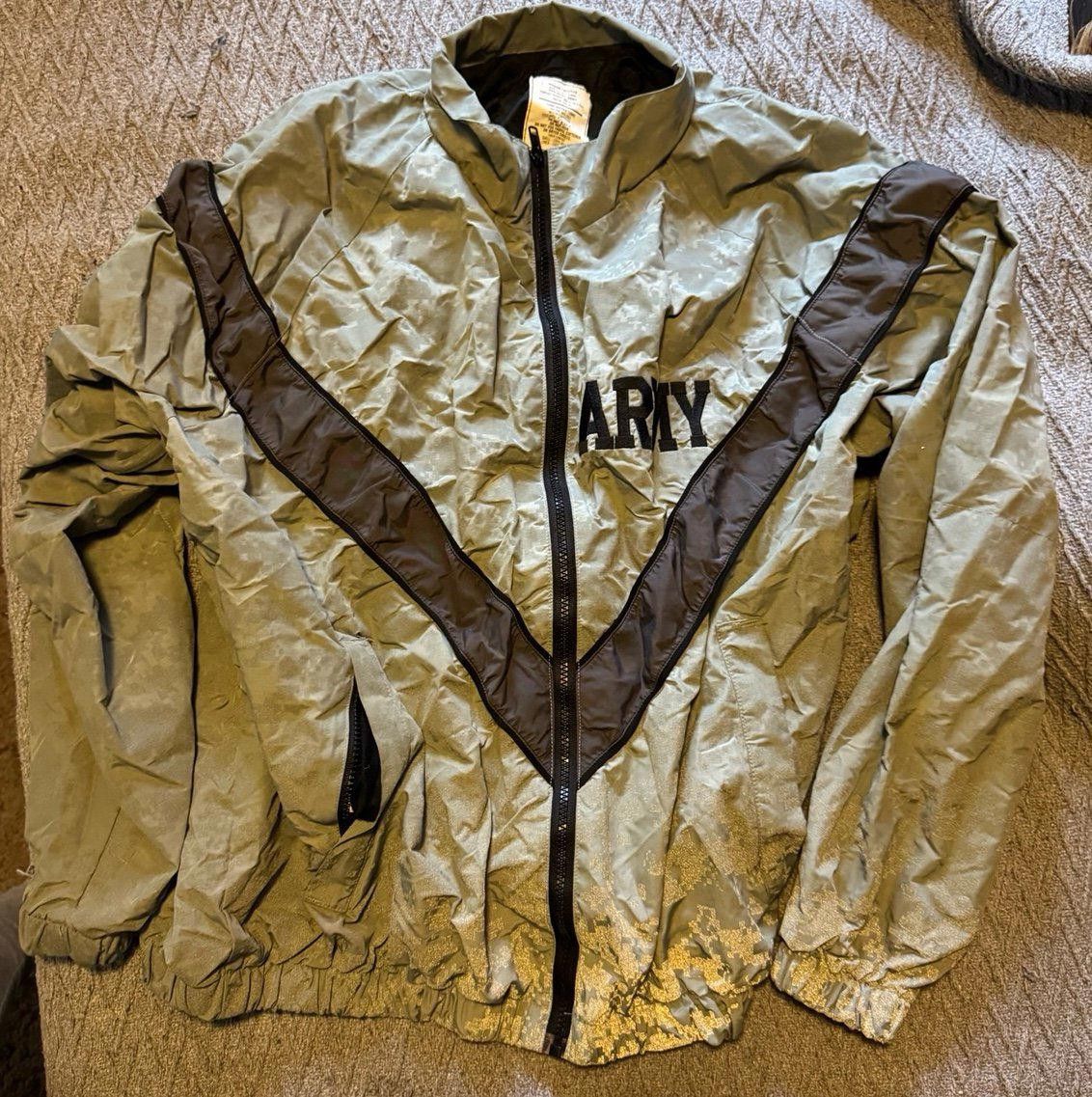 Under Armour US Army Physical Fitness Uniform Jacket Med Reg | Grailed