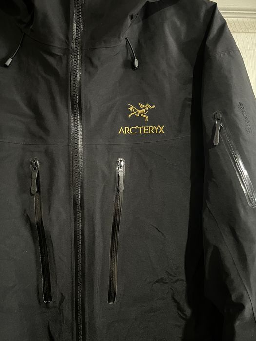 Arc'Teryx Arc’teryx Alpha SV Jacket 24K Black | Grailed