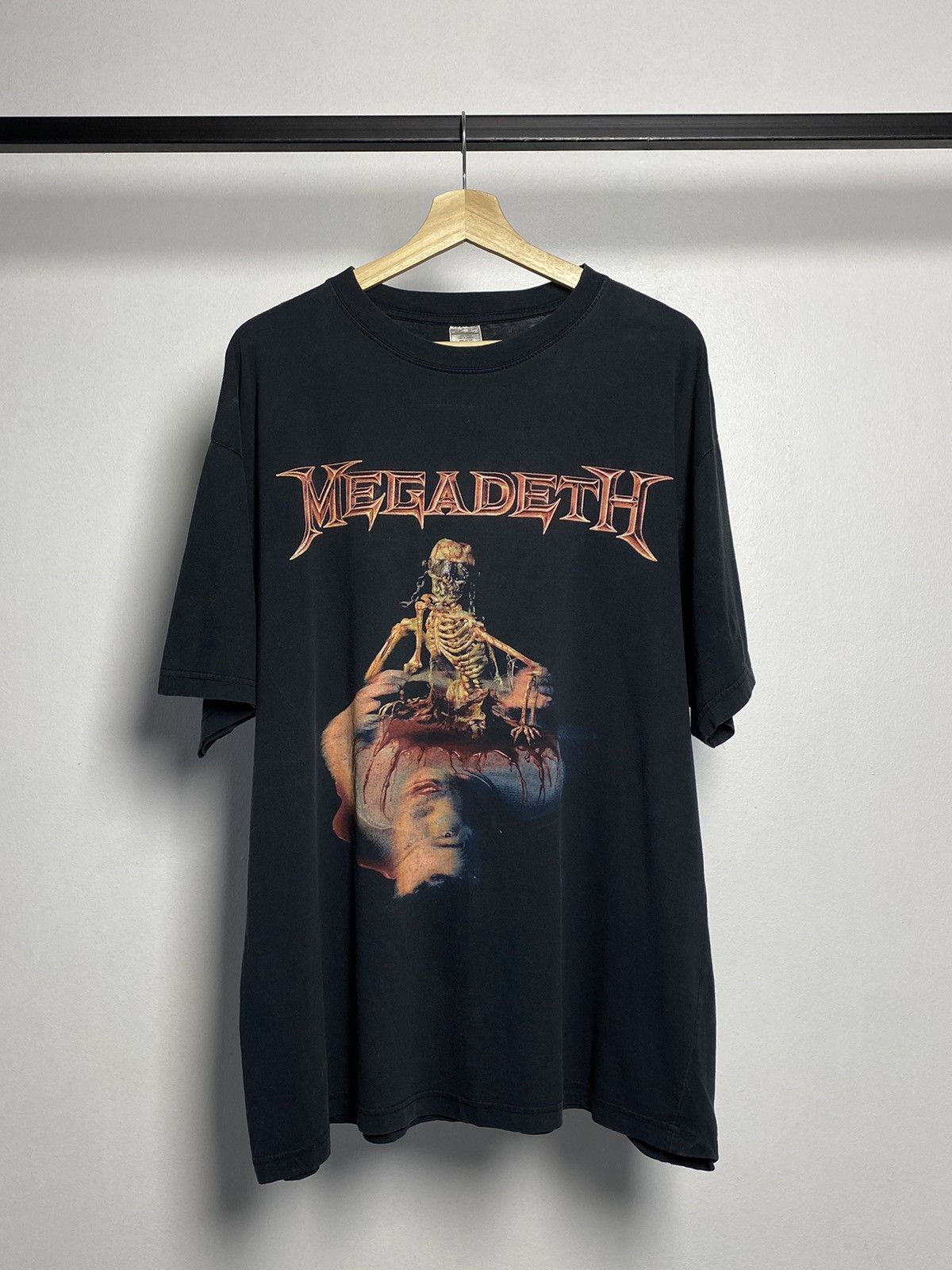 Band Tees × Megadeth × Vintage Vintage 2001 Megadeth The World Needs a ...