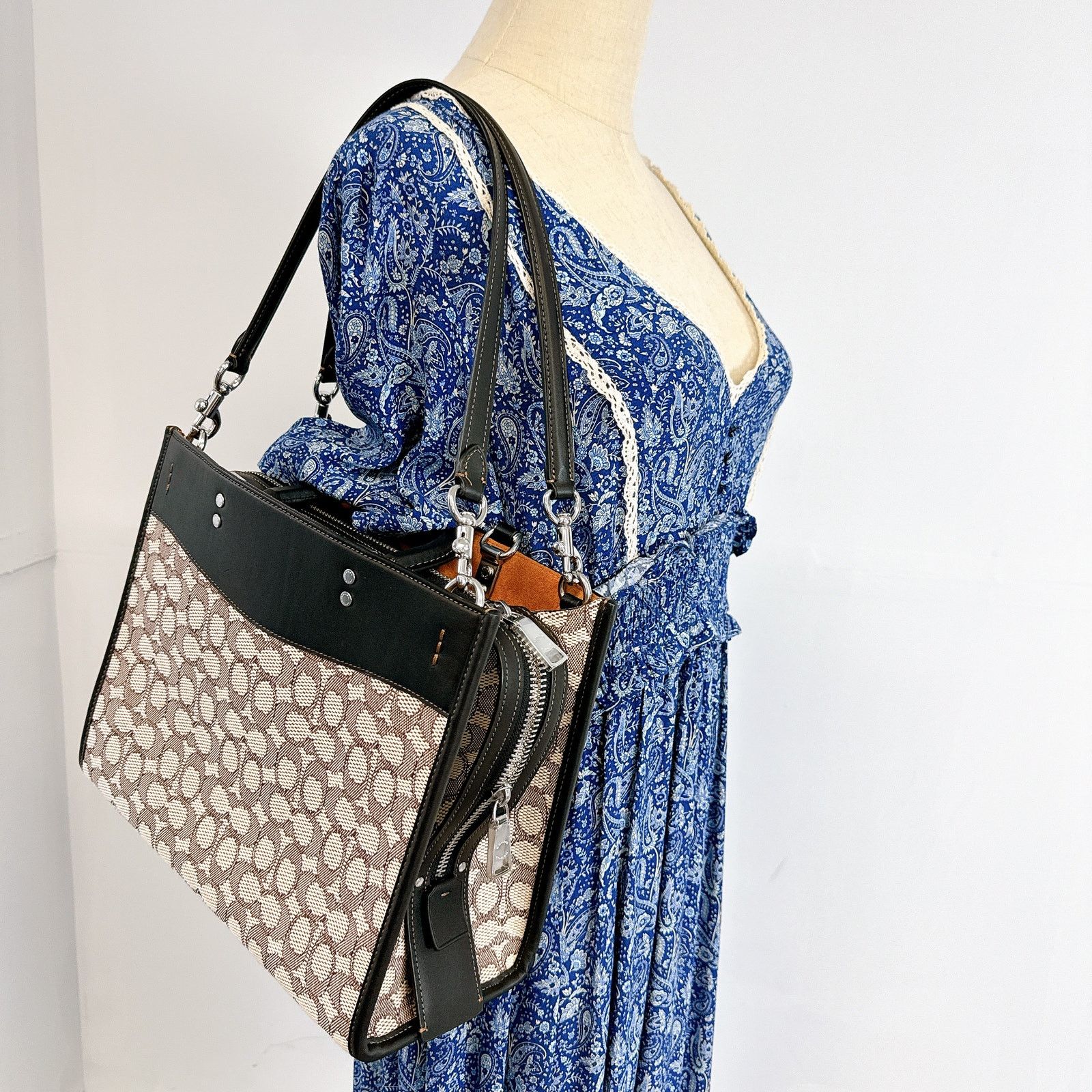 Coach Coach CF592 Large Rogue With Signature Texetile Cocoa Black | Grailed