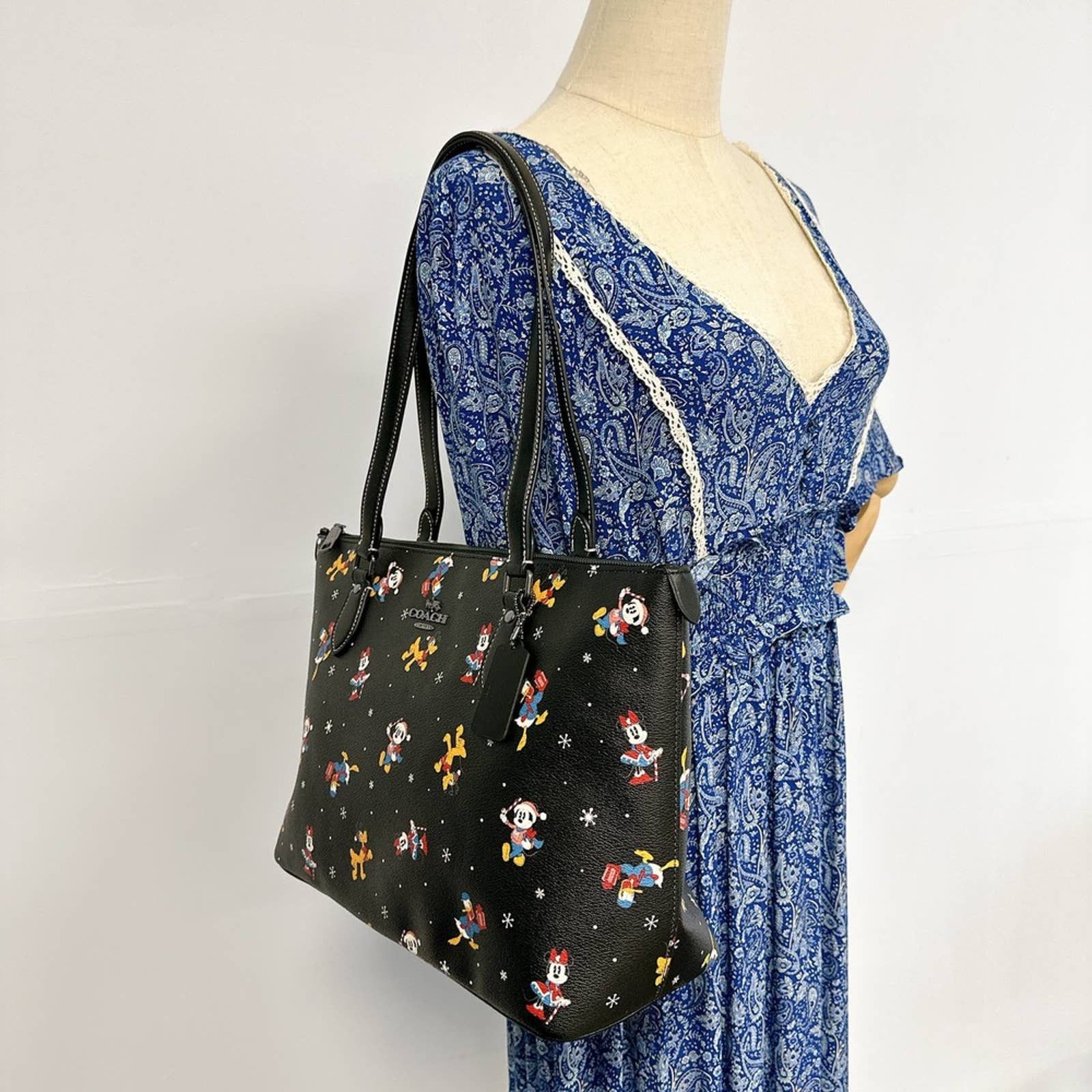 Coach Coach CM189 Disney X Coach Gallery Tote With Holiday Print | Grailed