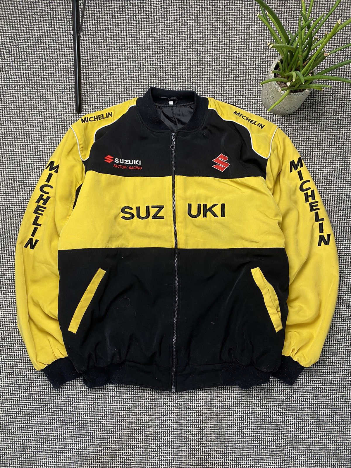 Racing × Slightly Distressed Suzuki Tee × Vintage Suzuki team vintage ...