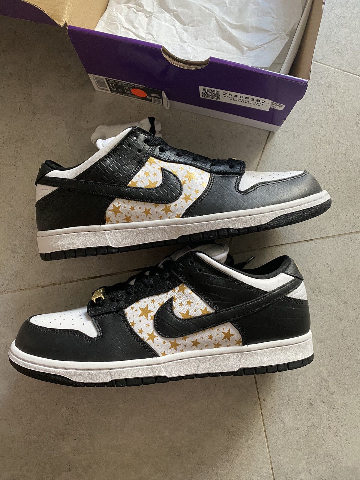 Nike × Supreme Nike sb dunk low og qs supreme | Grailed Nike × Supreme Nike sb dunk low og qs supreme | Grailed