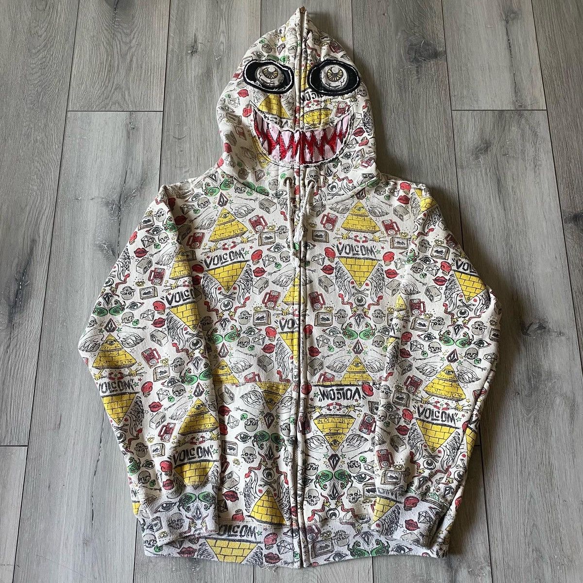 Volcom Volcom X Ryan Sheckler Full-Zip Hoodie Worn by Jesse Pinkman ...