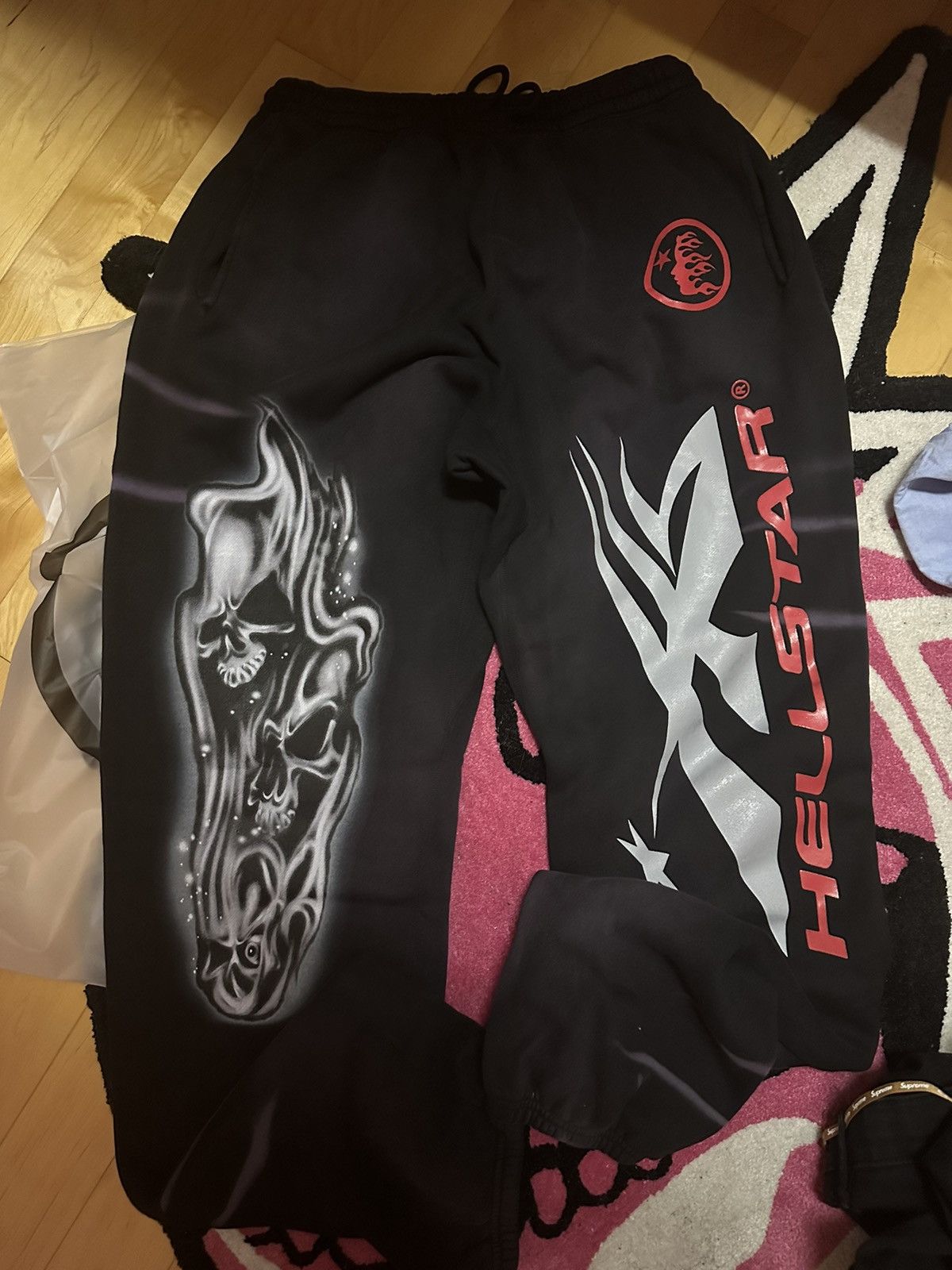 HELLSTAR XL Hellstar Airbrush Skull Closed Elastic Bottom Sweatpants ...