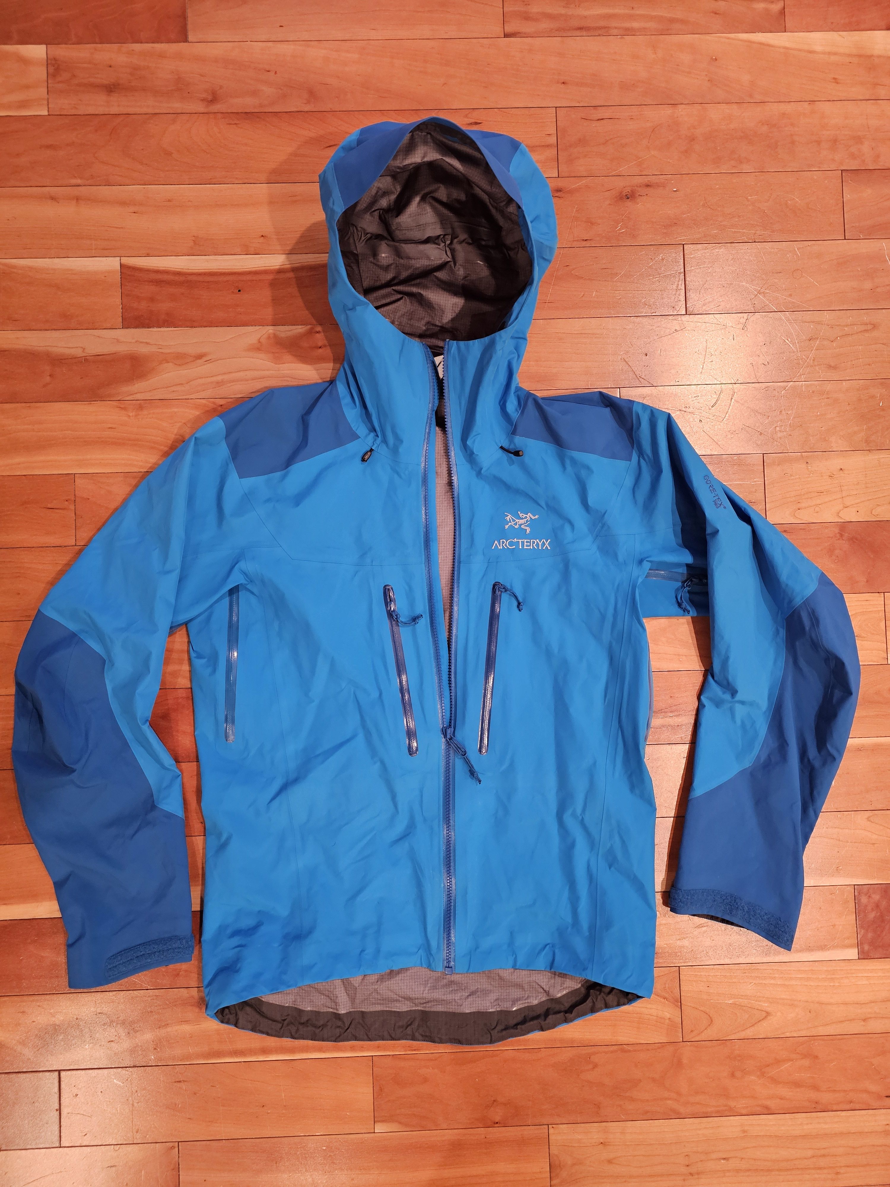 Arc'Teryx Arc'teryx Alpha AR Gore Tex hardshell jacket | Grailed