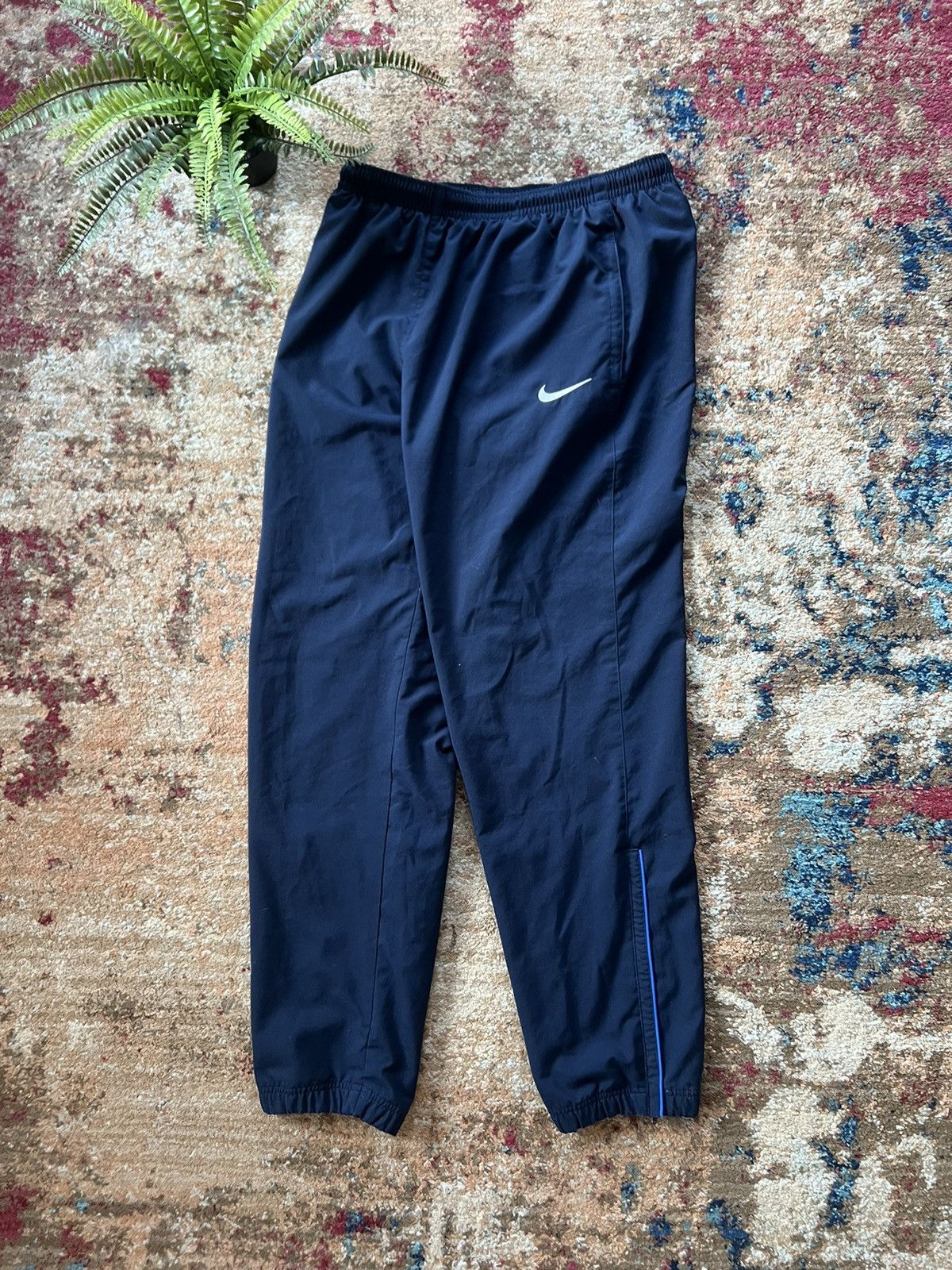 Nike 🫐 90’s BAGGY NIKE RETRO TRACK PANTS SWOOSH LOGO | Grailed