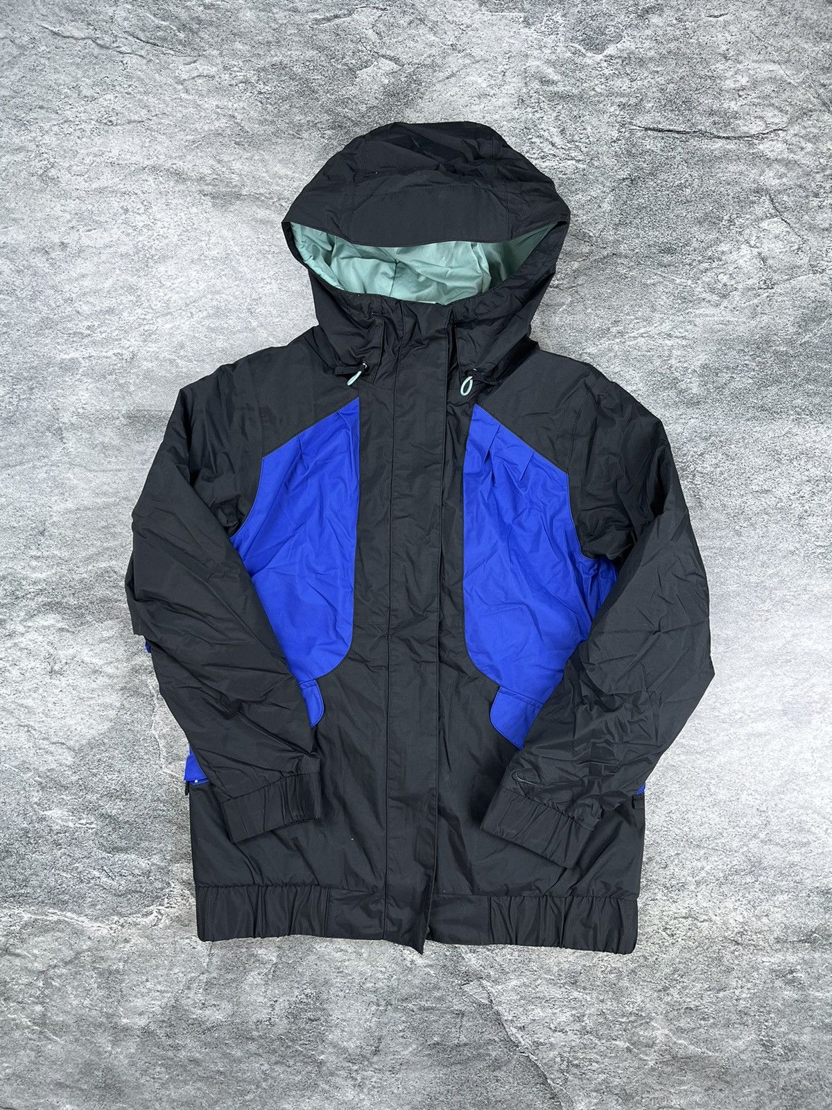 Nike × Streetwear × Vintage Nike vintage storm-fit gorpcore raincoat ...