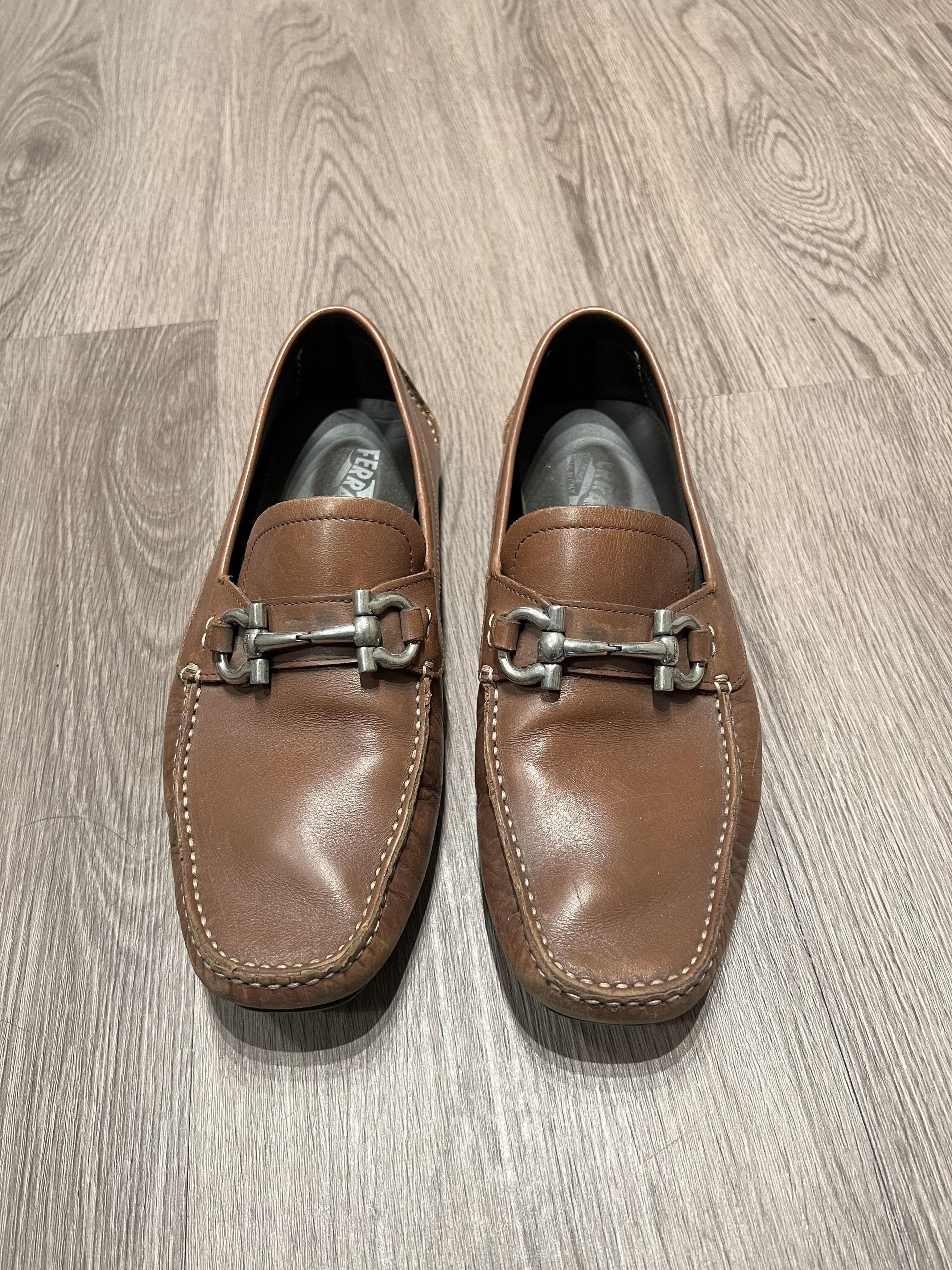 Salvatore Ferragamo Ferragamo Drivers w/ Gancini Ornament (Light Brown ...