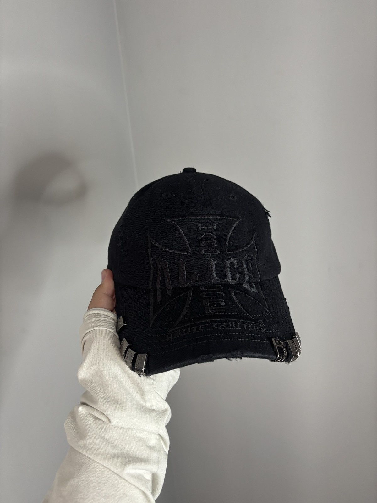 Alice Hollywood Alice Hollywood Blackout Chopper Hat | Grailed